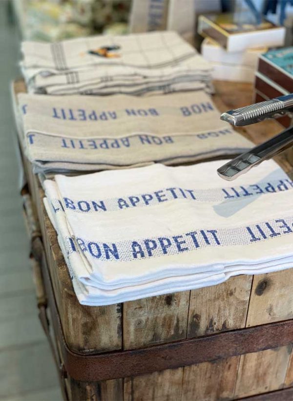 Kökshandduk i Linne Bon Appetit - Vit/blå 45x77 cm - Leilas General Store